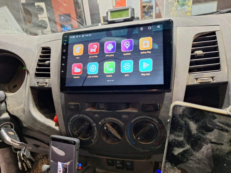 התקנת מערכת מולטימדיה KAIER KP3 לטויוטה היילקס 2008 - אורן מערכות